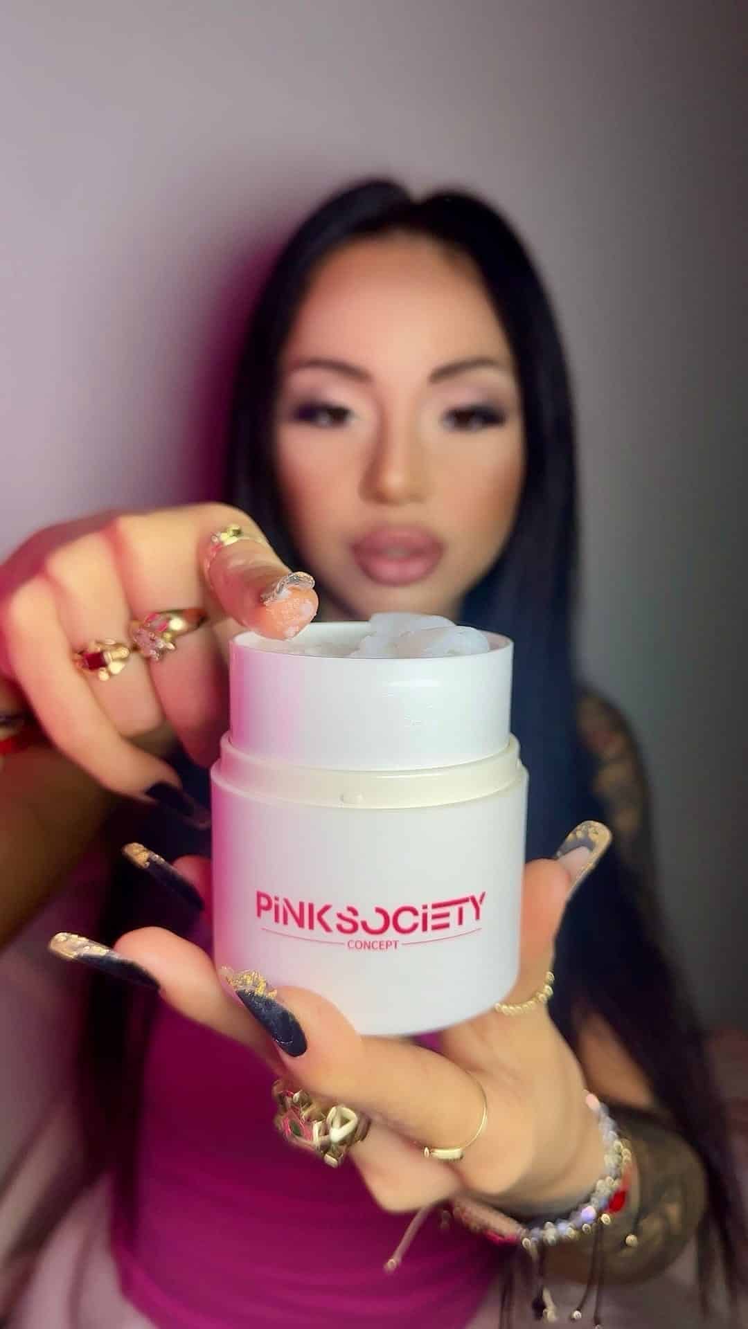 Balsam Demachiant Pink Society – Pink Society Concept
